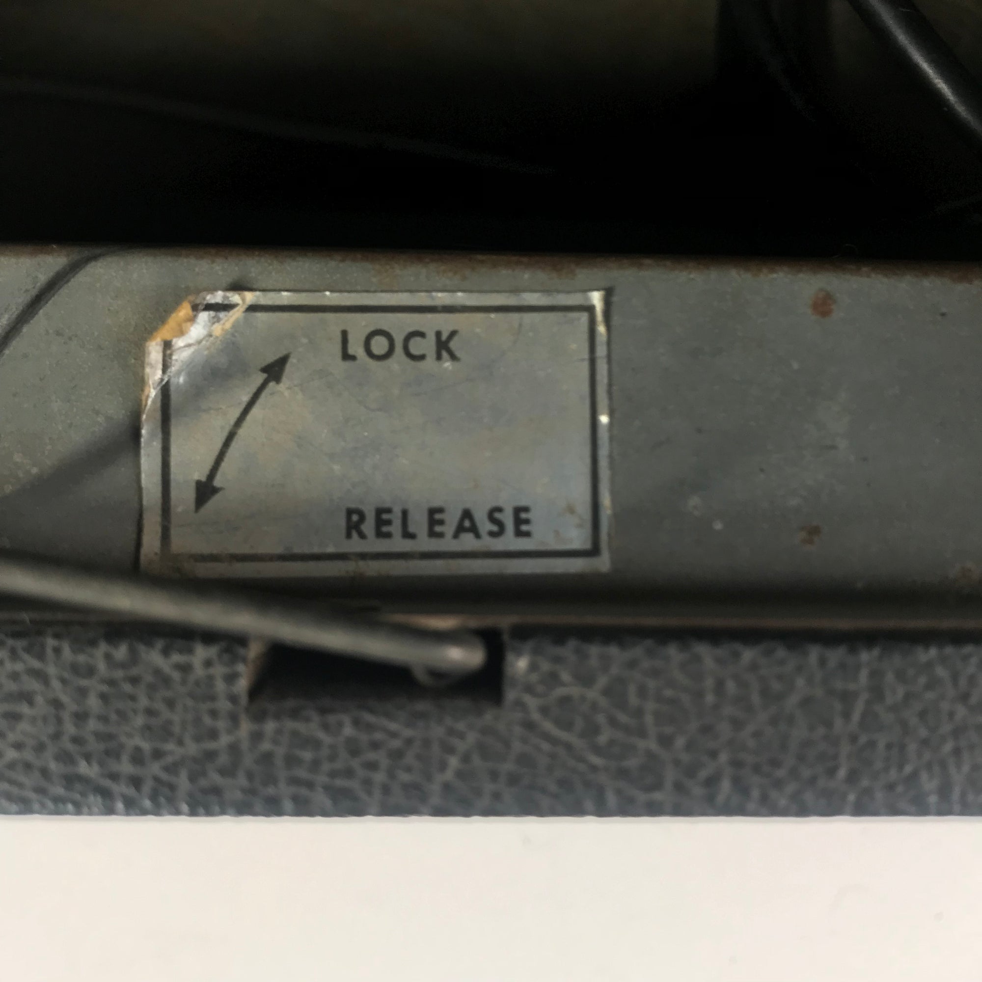 Ampeg GU-12 - Black Book Guitars